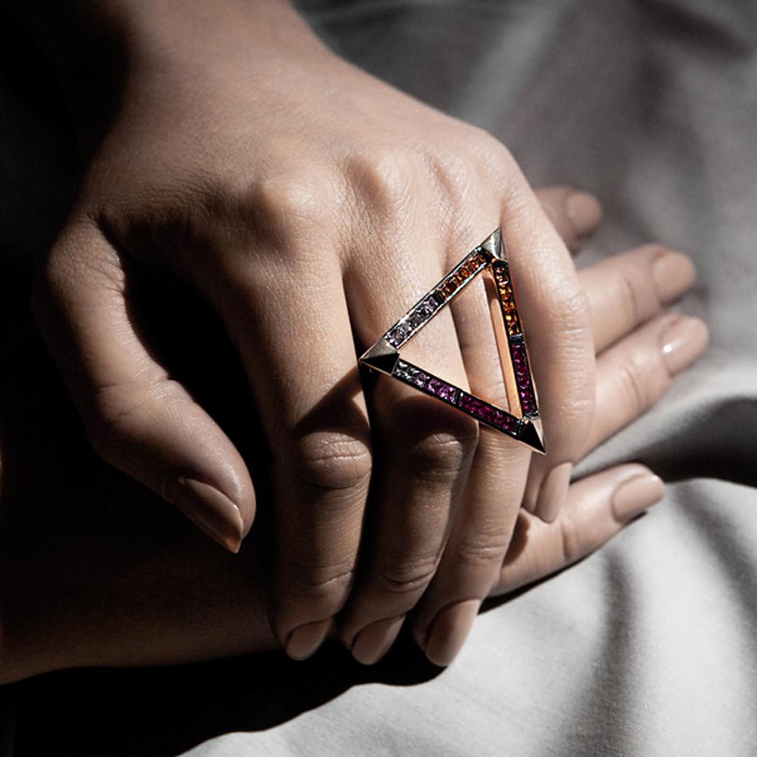 Negative space: the minimalist jewellery trend that is challenging our ...
